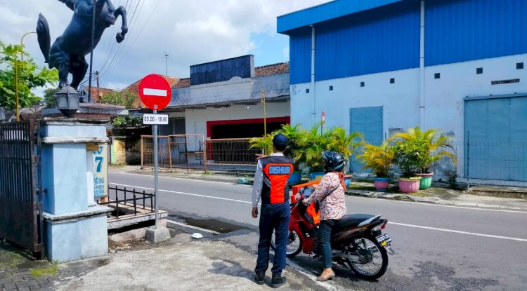 Sosialisasi jalan satu arah di jalan Sulawesi - DIshub Kabupaten Klaten